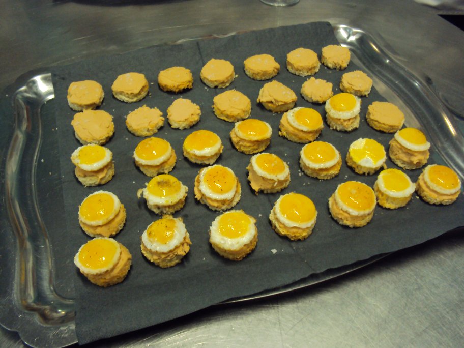 Parcours Cuisine » Blog Archive » Oeufs de caille sur toast frit à la ...