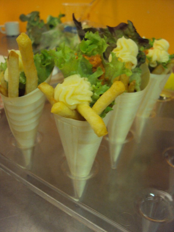 Parcours Cuisine » Blog Archive » Mini cornet d’américain frites salade