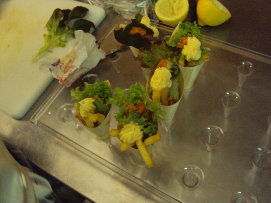 Parcours Cuisine » Blog Archive » Mini cornet d’américain frites salade